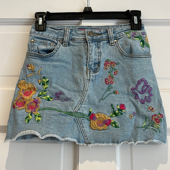 Thalia Sodi | Bottoms | Thalia Sodi Kids Denim Skirt With Embroidered ...